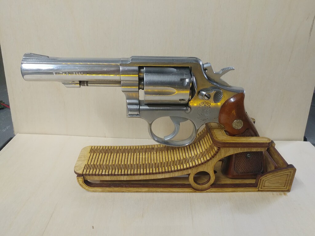 Revolver/Pistol display stand adjustable rear plate to level barrel ...