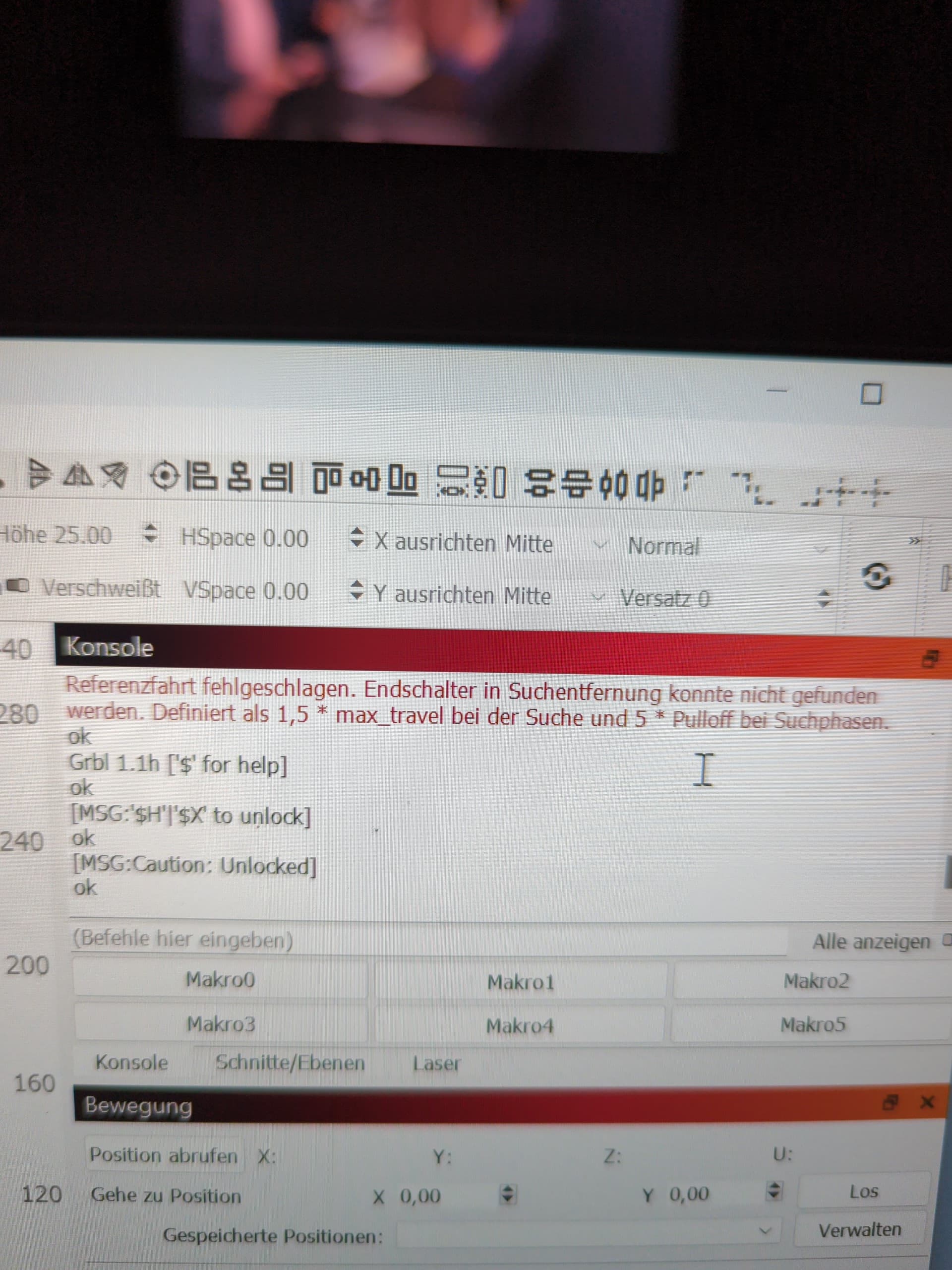 Hallo erstmal, bin absolute Anfängerin, mein laser bewegt sich aber er ...